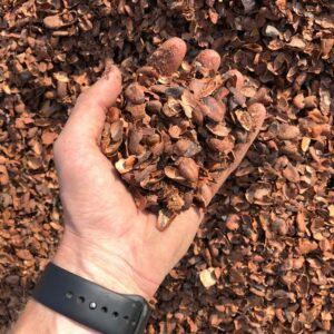 Flis | Billig træflis og barkflis - Levering til hele Danmark