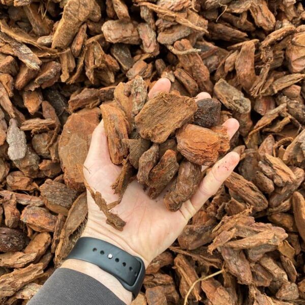 Flis | Billig træflis og barkflis - Levering til hele Danmark